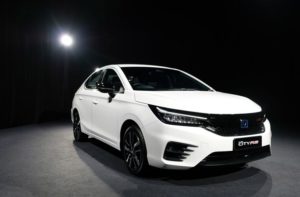 15 Rekomendasi Mobil 1500cc Paling Irit di Tahun 2021